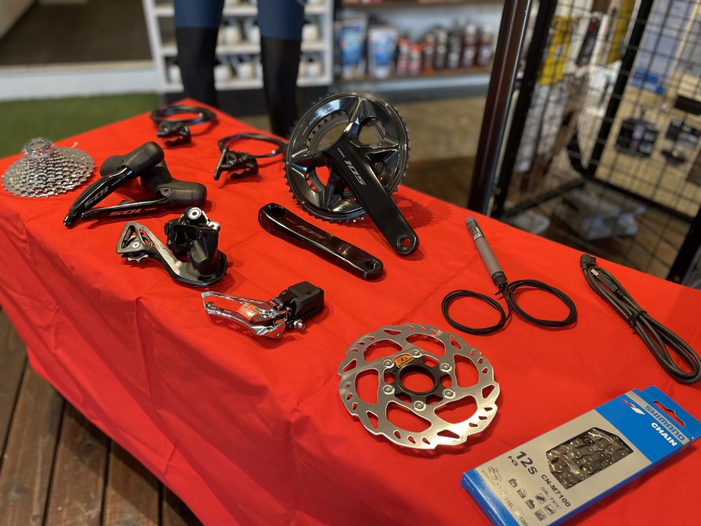 ついに！新型105(Di2/R7100系)が入荷しました